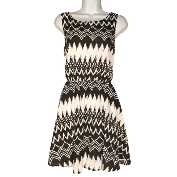 Rewind | Dresses | Rewind Black And White Chevron Stripe Print Back Bow ...